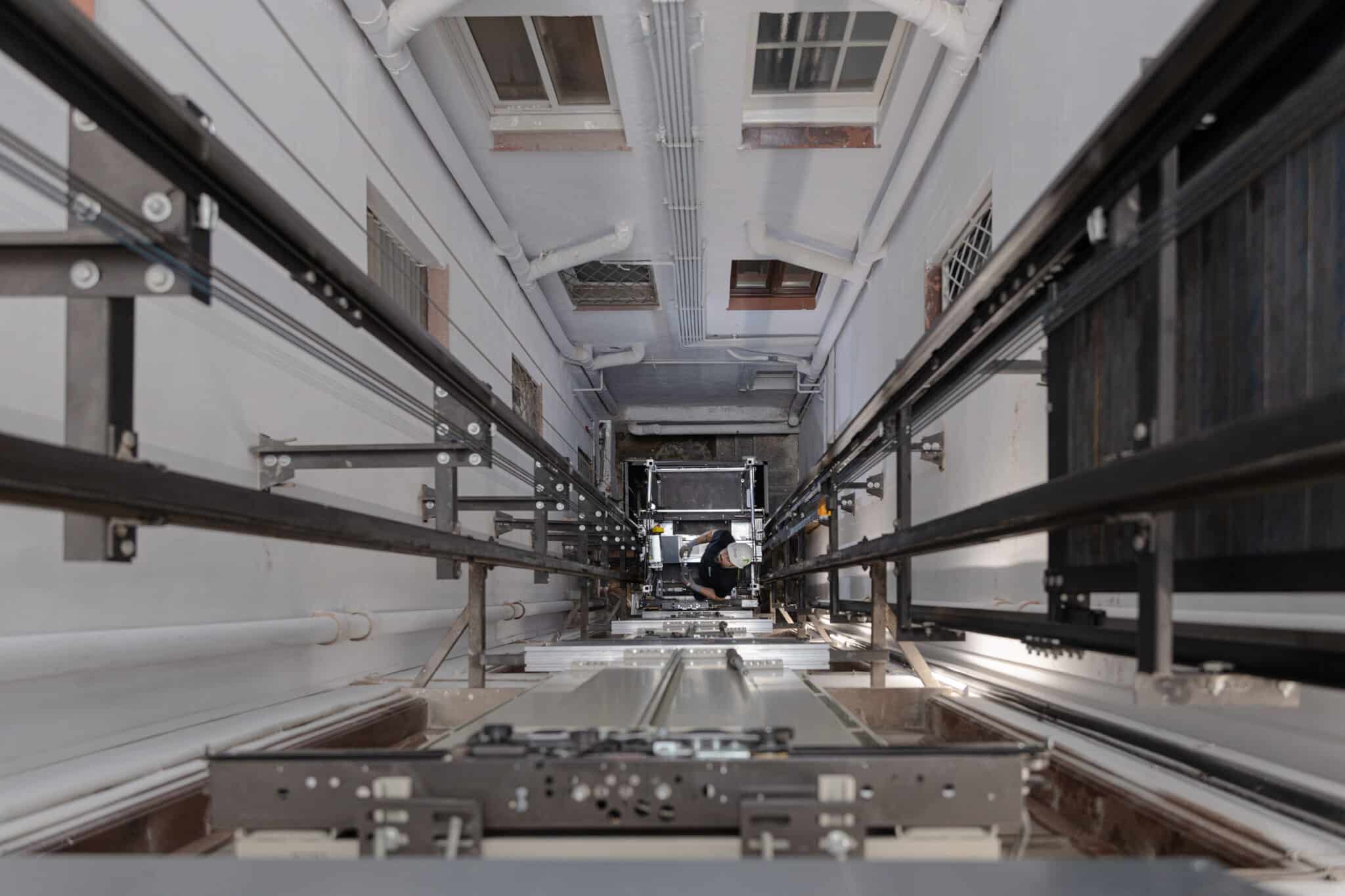 Hueco del ascensor: guía de seguridad, normativa y mantenimiento - ENINTER